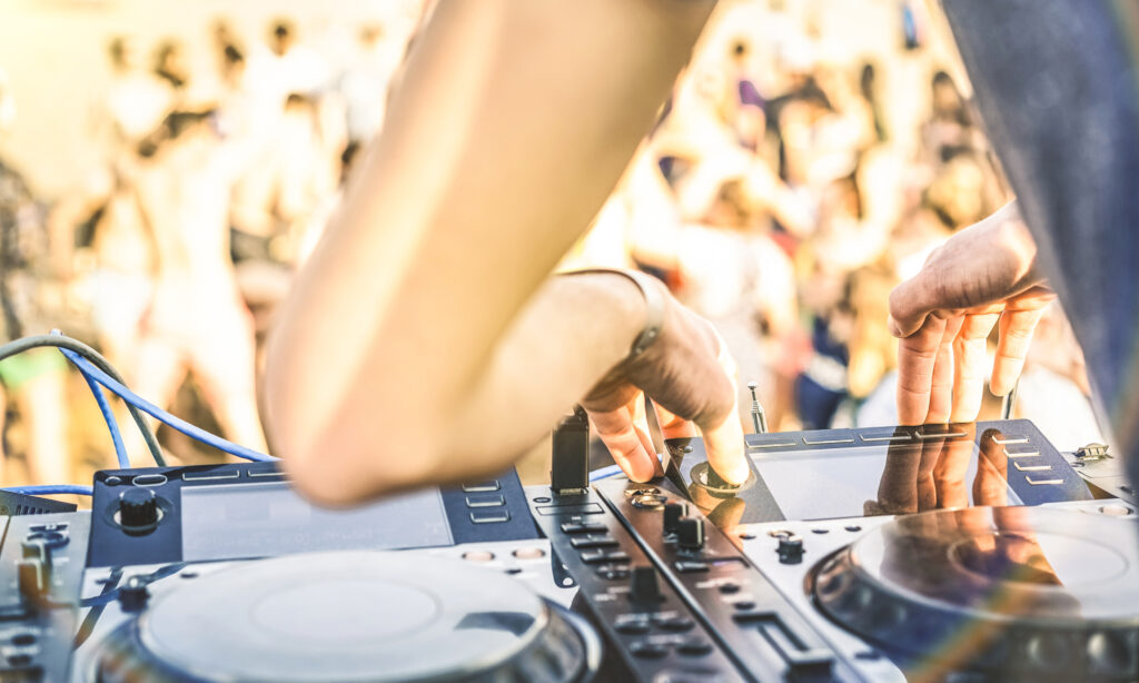 Klavierbegleitung lernen 3 Techniken für die Liedbegleitung - Bonedo