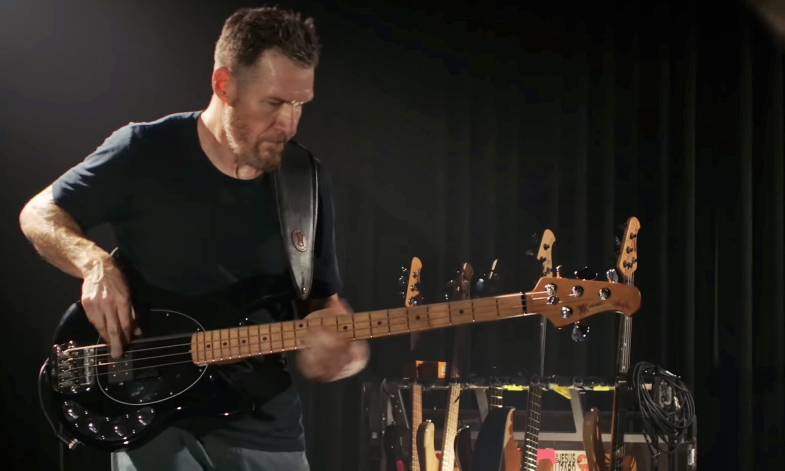 Timmy C: "Killing In The Name Of" - Isolated Bass Track - Bonedo