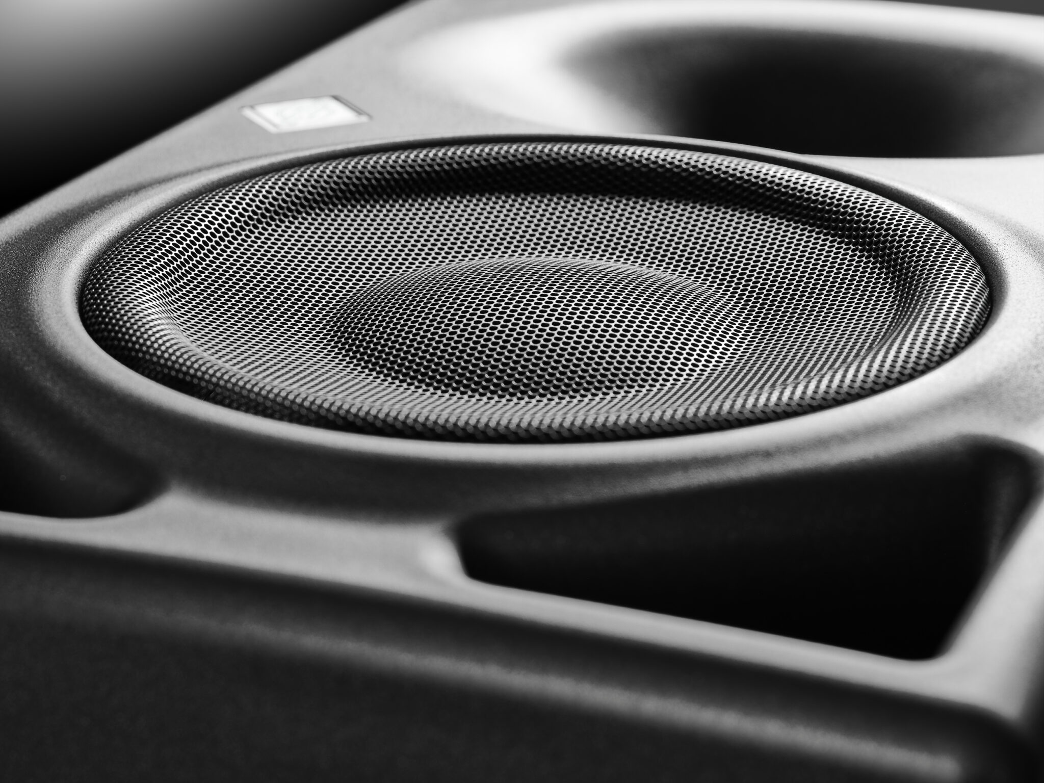 Neumann stellt KH 150 vor! - Bonedo