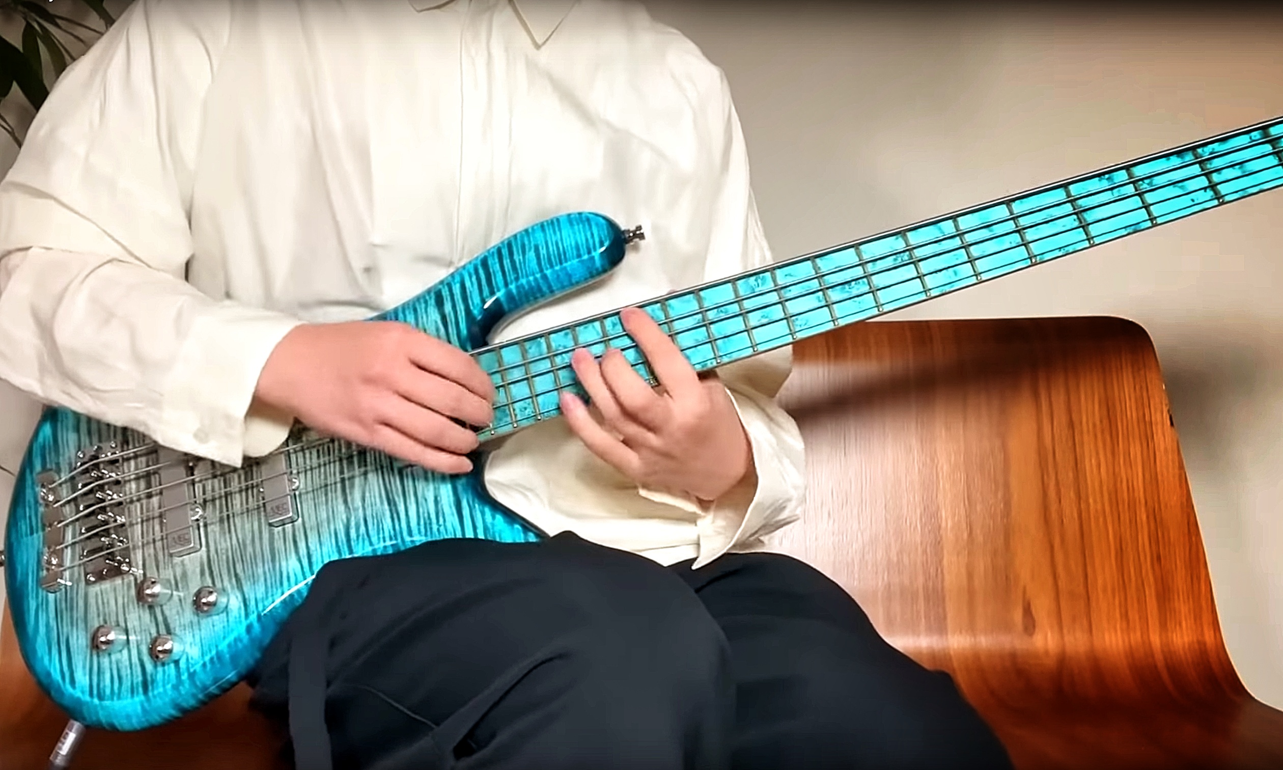 Ichika Nito Bass – Beautiful Bass/Guitar Duet With Ichika Nito – CGNPEB