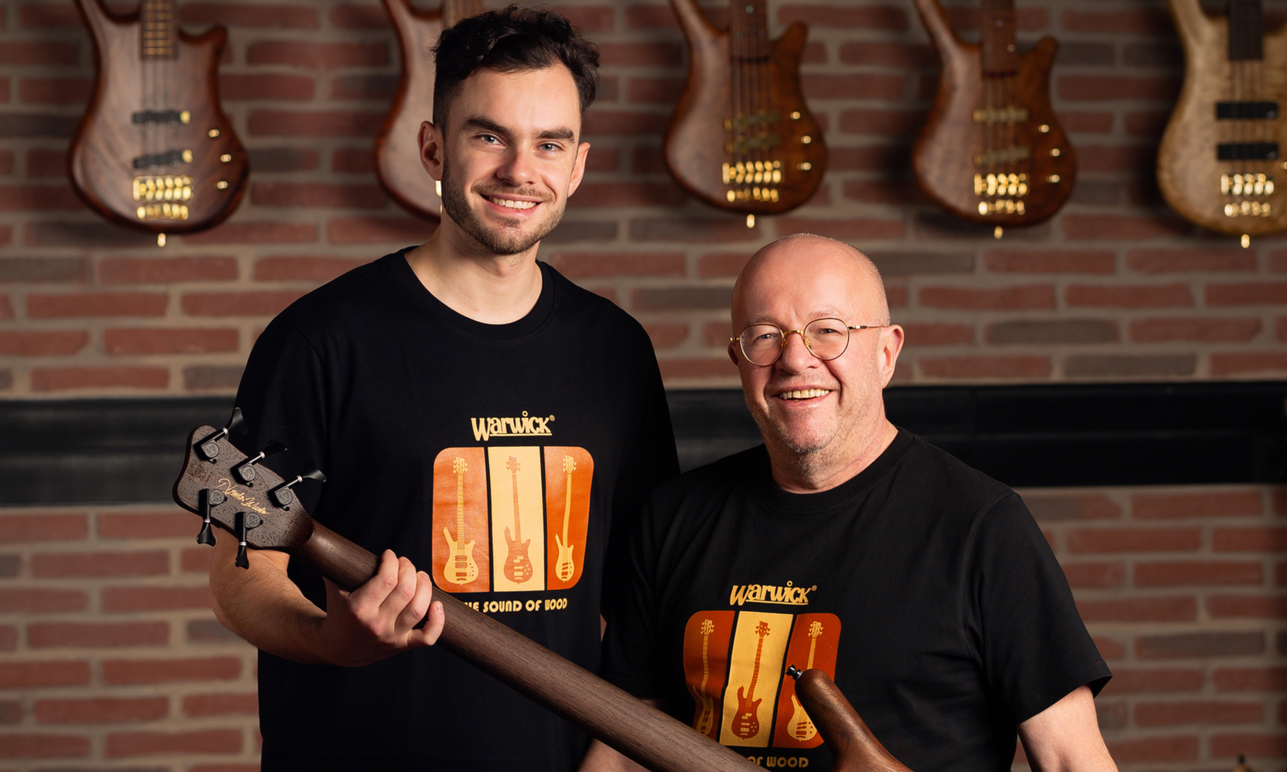 Hans-Peter Wilfer übergibt Warwick an Sohn Nicolas - Bonedo