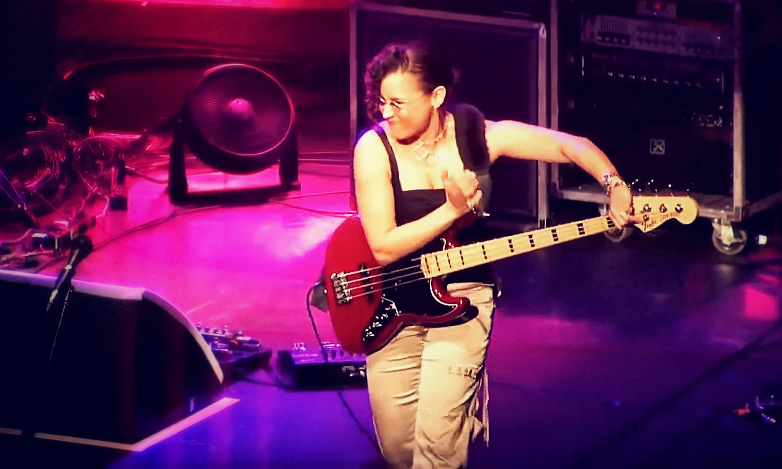 „Go, Rhonda!“ - Bass Solo Rhonda Smith - Bonedo