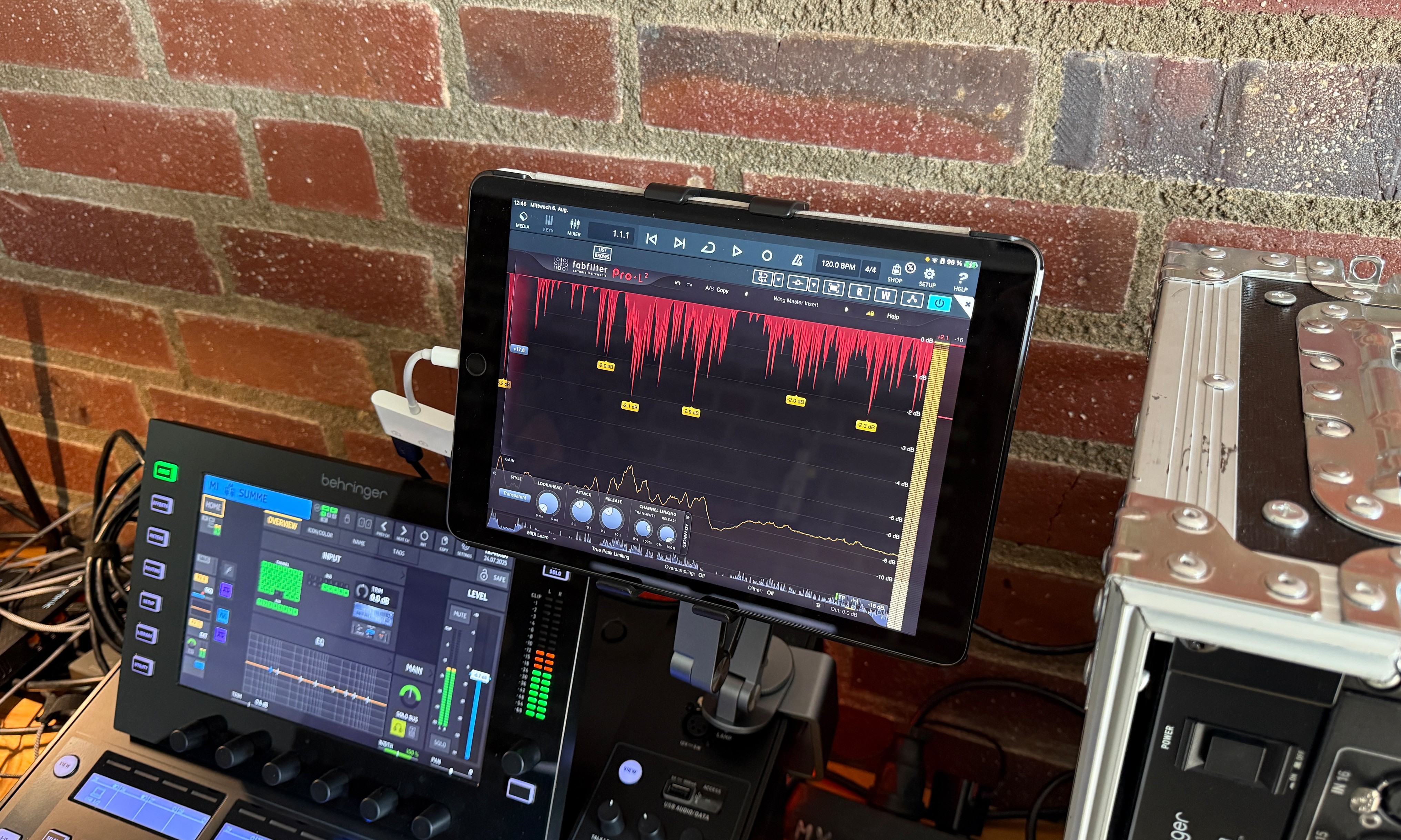 iPad beim Live-Mixing als Plug-in-Host nutzen - Bonedo