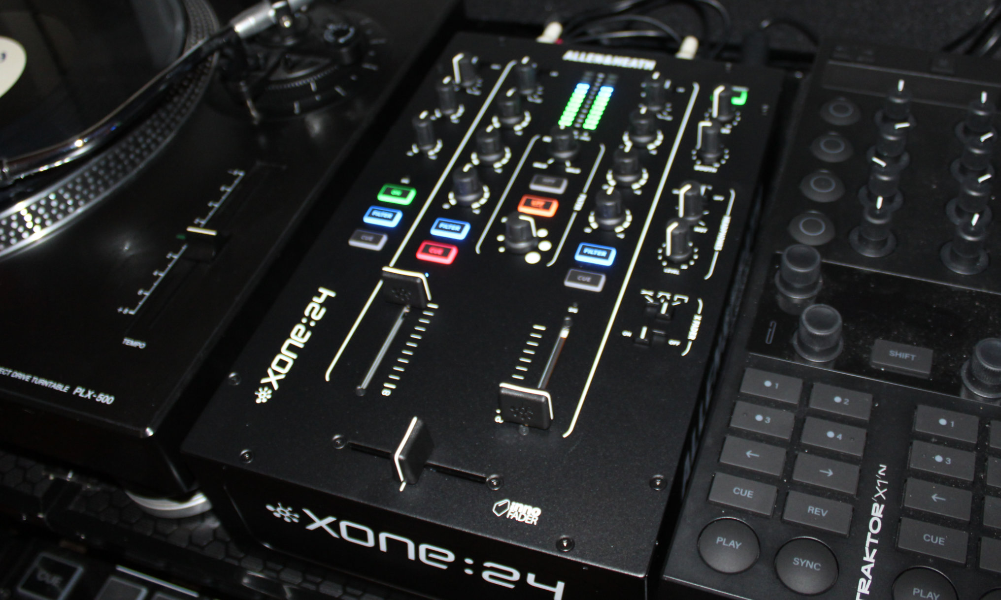 Allen & Heath XONE:24 DJ-Mixer Test - Bonedo