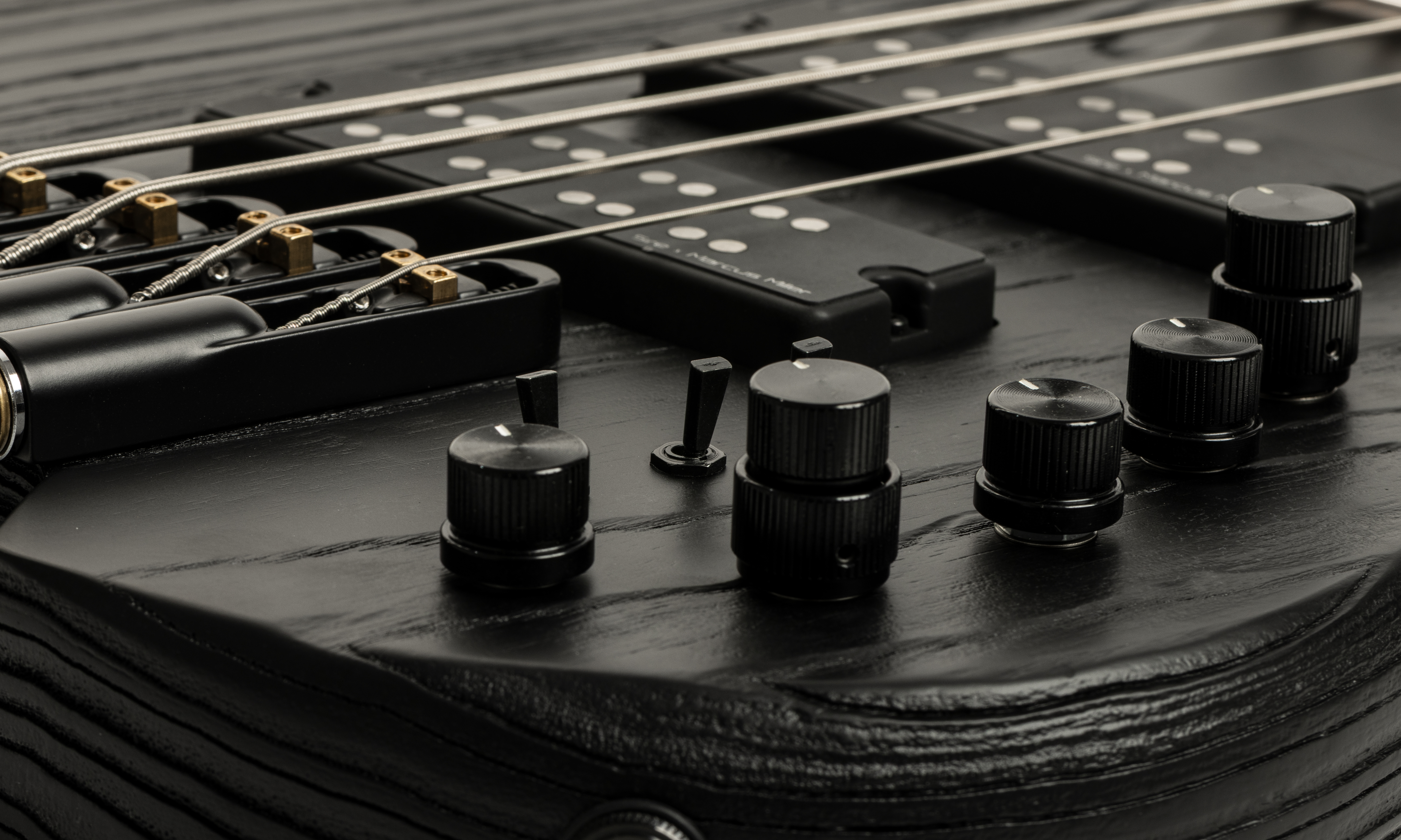 Sire Marcus Miller M6 Headless 4 Test - Bonedo