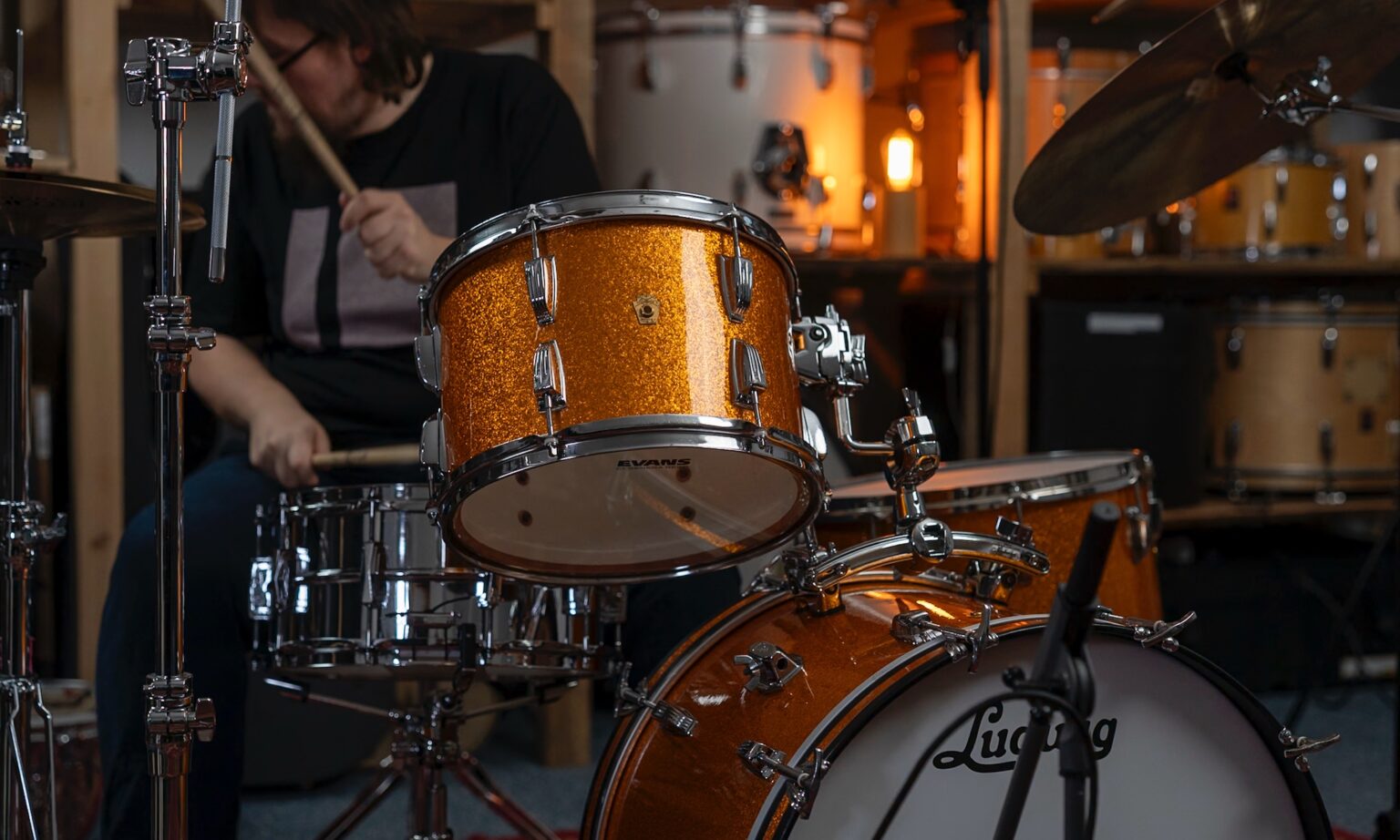 Stuart Zender: Biografie, Equipment & Style des Jamiroquai-Bassisten ...