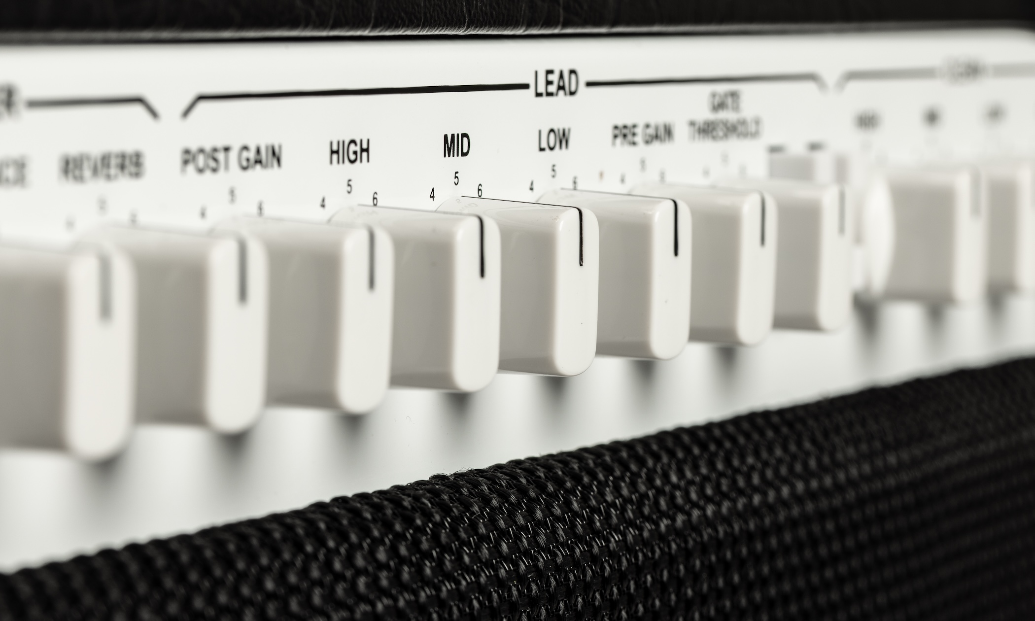 Test: Peavey invective.112 – Der ultimative Metal-Bedroom-Combo-Amp ...